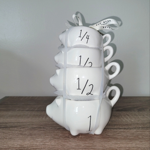 Rae Dunn | Kitchen | Rae Dunn Oink Pig Set Canister Measuring Cups Nwt ...